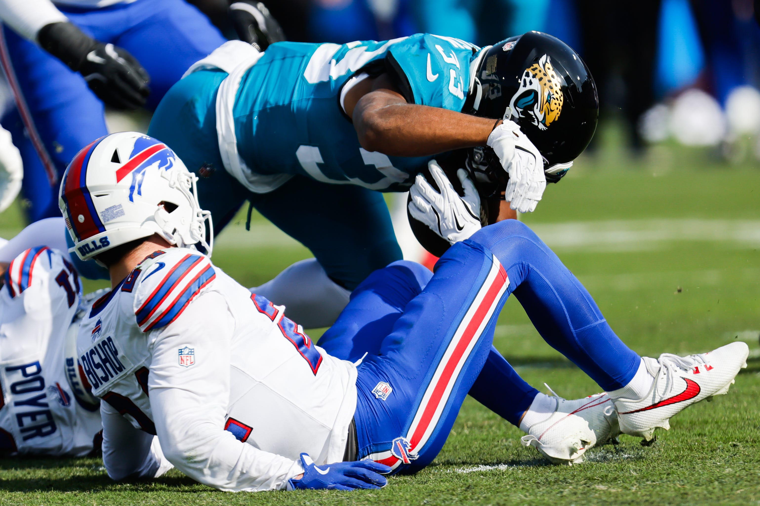 Jaguars vs Bills live updates: Josh Allen, Buffalo beat Jags on sneak