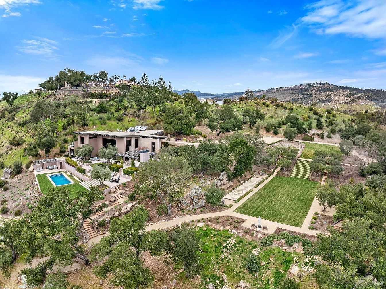 $11M luxe modern estate in California: An architectural gem on 40 ...