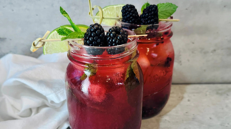Classic blackberry mojito recipe