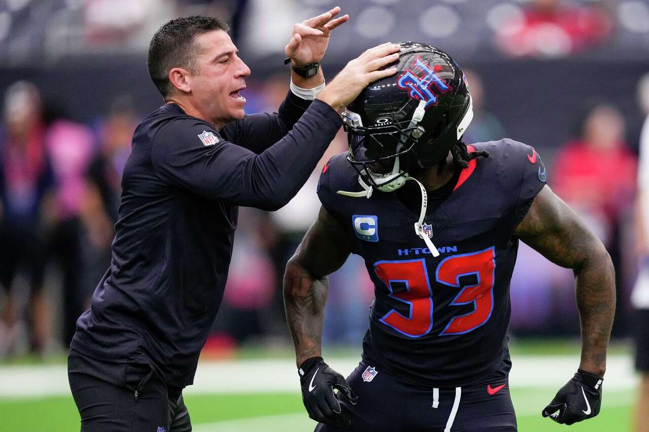 'Shoot, I grew up Catholic': Texans react to Steelers having priest ...