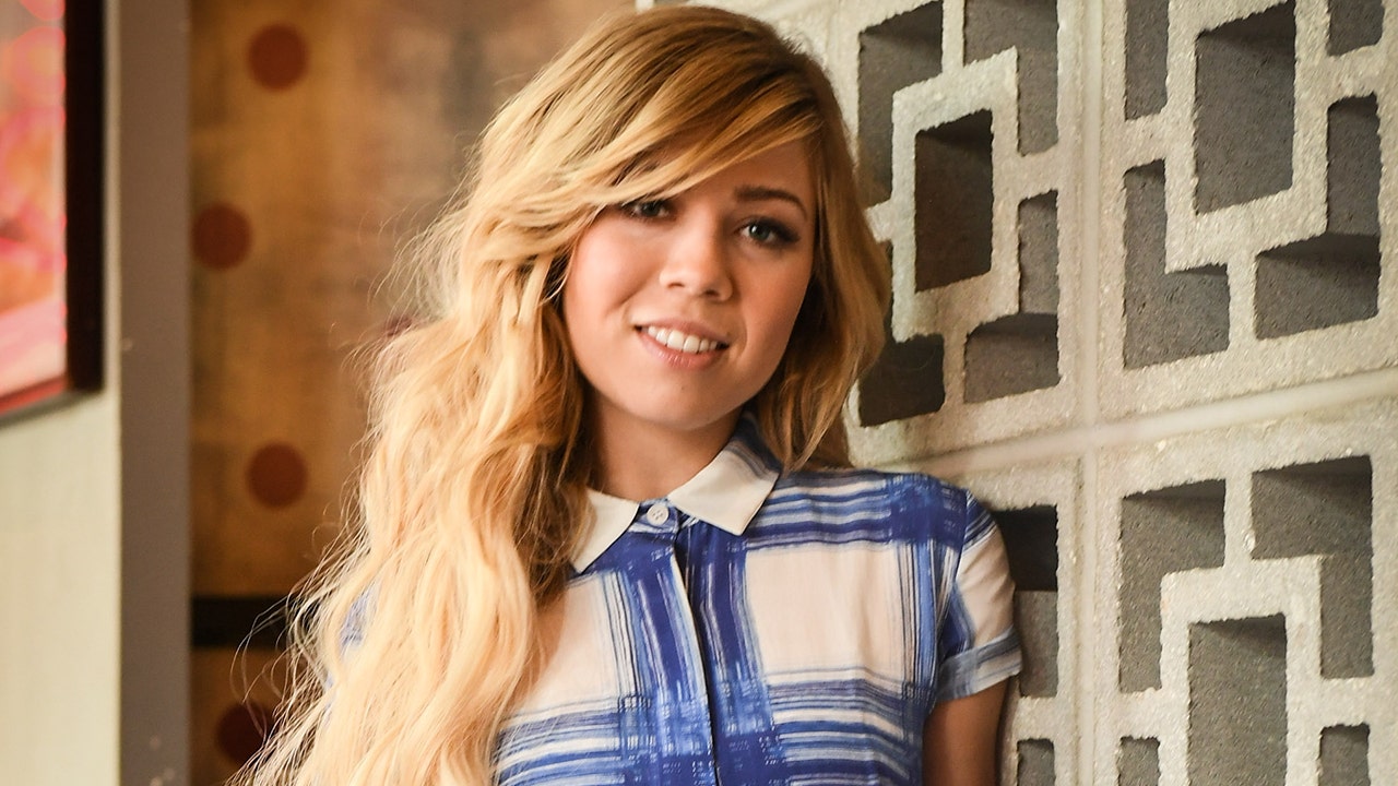 Former child star Jennette McCurdy reveals grooming 'red flag' she ...