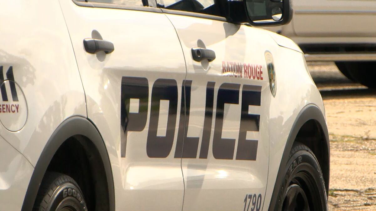 Shooting victim found dead on front porch in Baton Rouge, police say