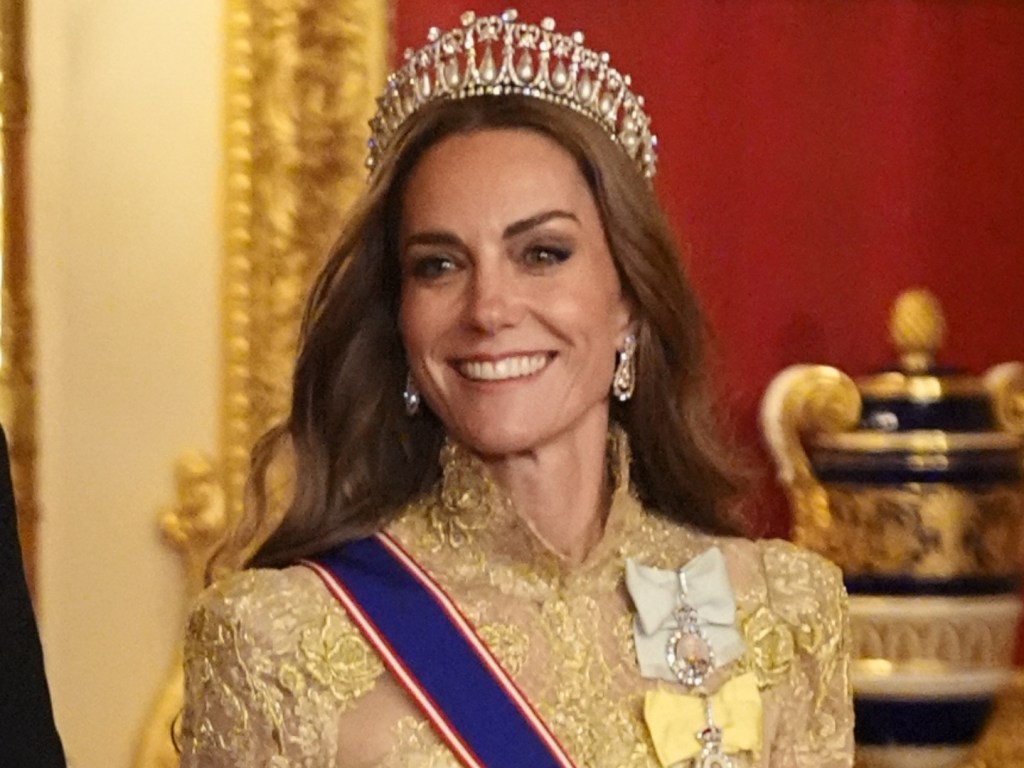 Eagle-eyed fans notice which royal didn't publicly wish Kate Middleton ...