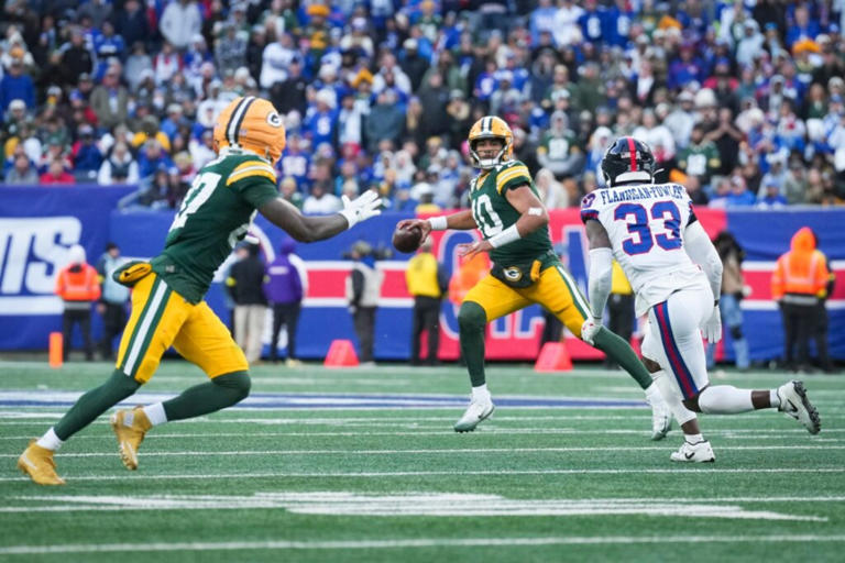Packers expected to lose top weapon after playoff collapse