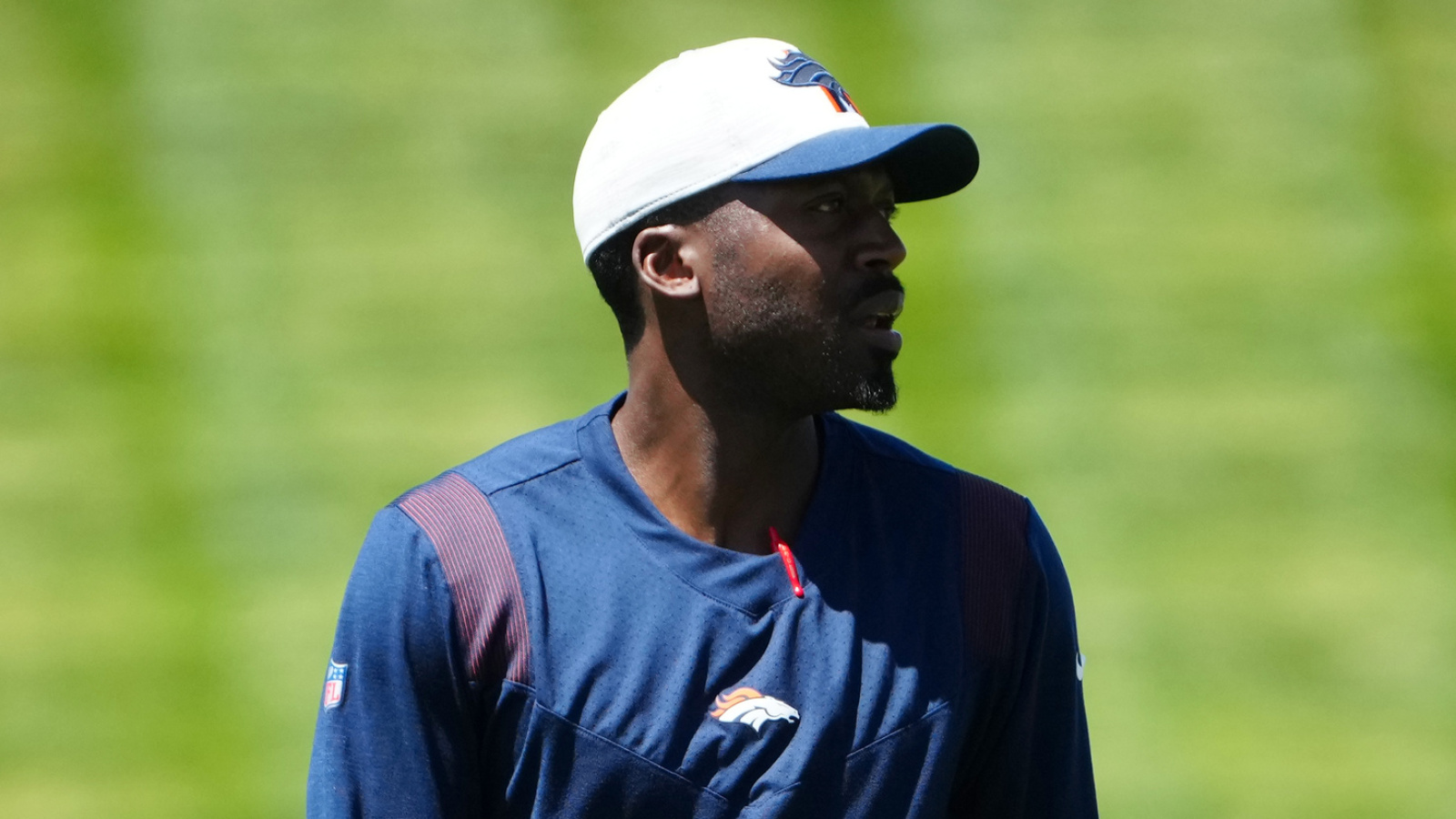 Raiders requested to interview Panthers DC Ejiro Evero