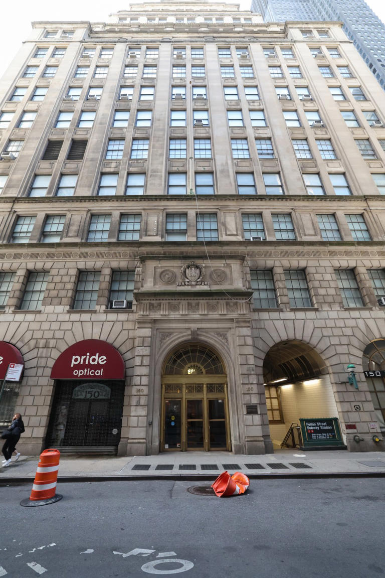 Landlords buzzing about 150 William St. after nearby building sold for ...