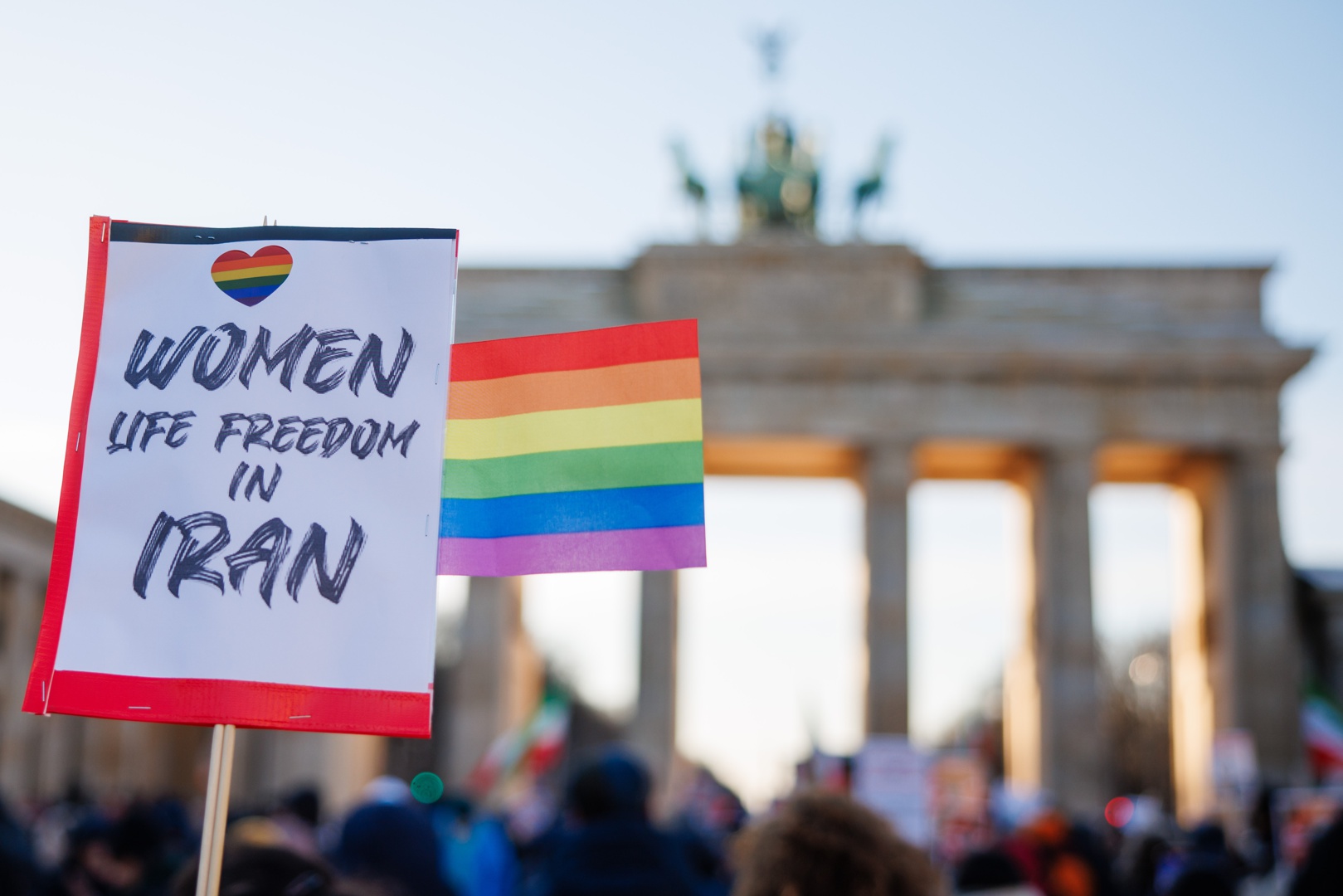 Cientos de manifestantes en Berlín contra la represión de protestas en ...