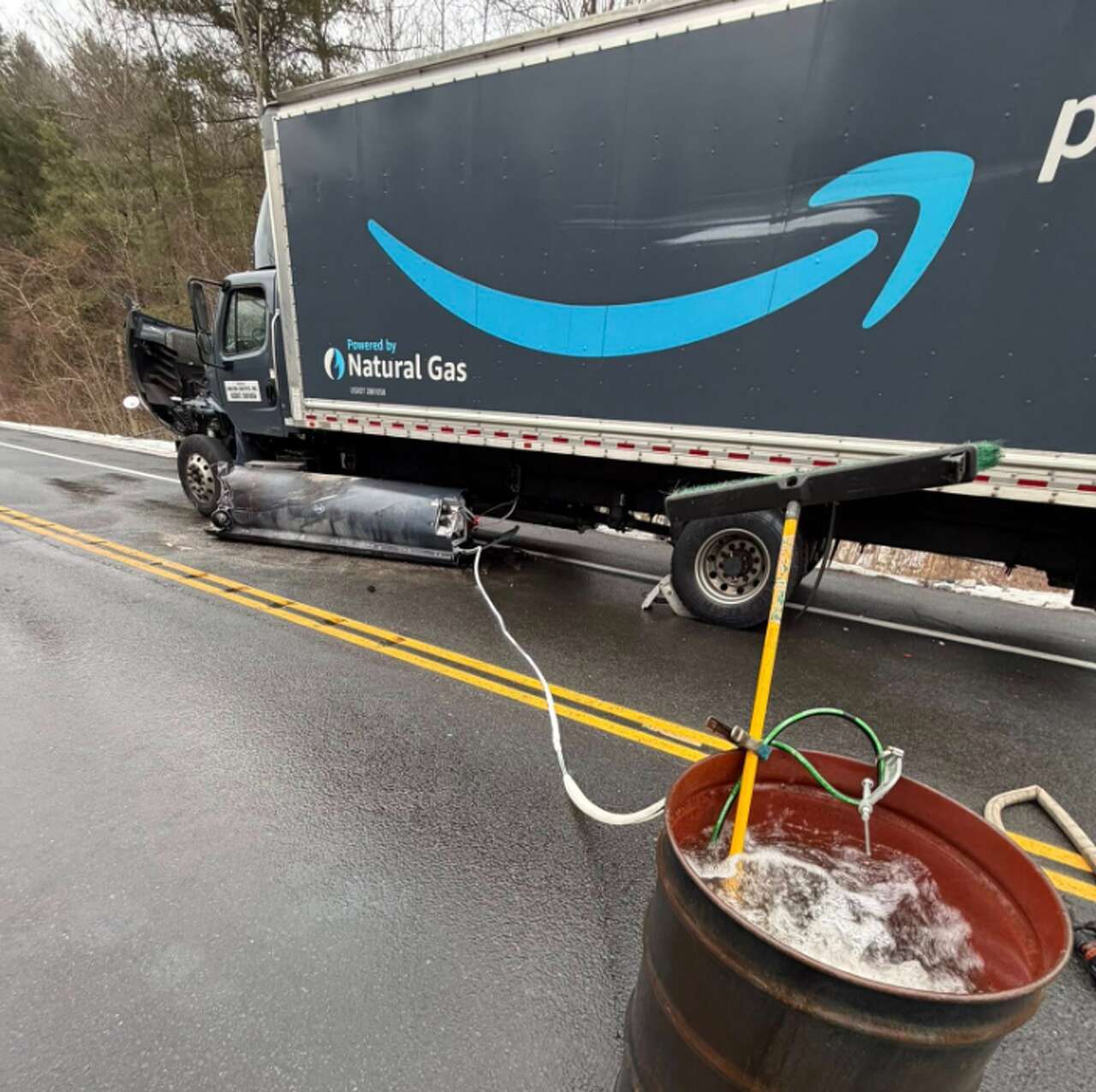 Amazon box truck involved in Barkhamsted crash causes gas leak on Route ...