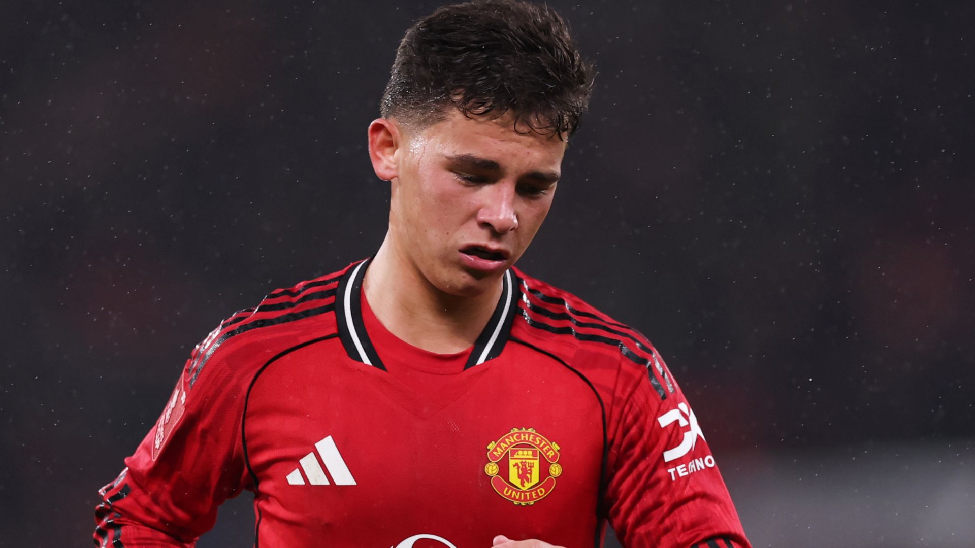 Shea Lacey loses his head! Man Utd wonderkid shown first career red ...