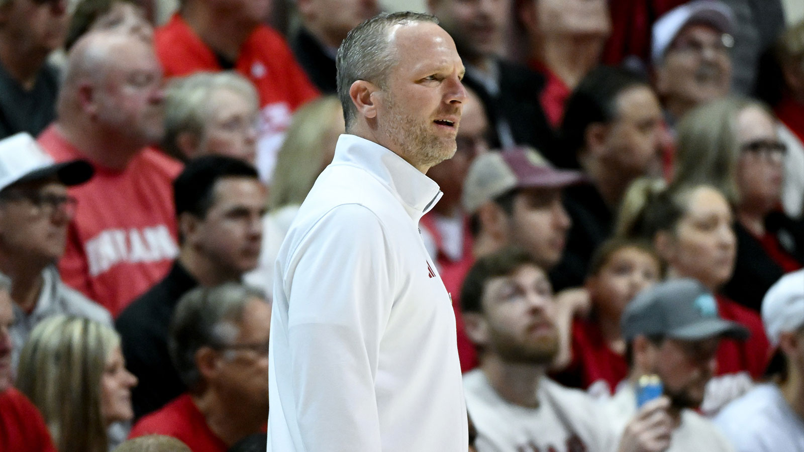 Indiana basketball’s Darian DeVries has dejected reaction to Nebraska ...