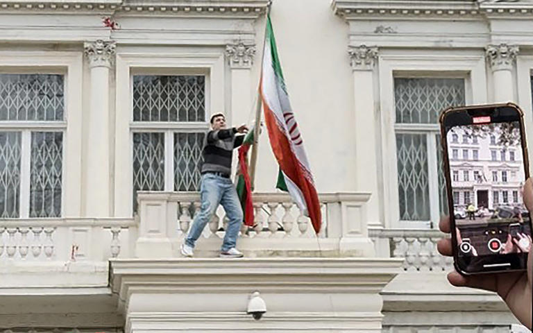 Thousands join rally in London to protest Iranian regime