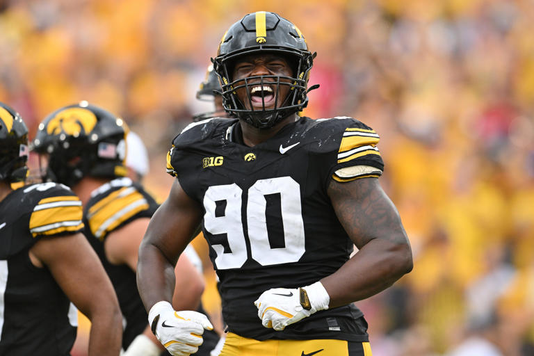 Former Iowa football DE Brian Allen announces SEC transfer portal ...