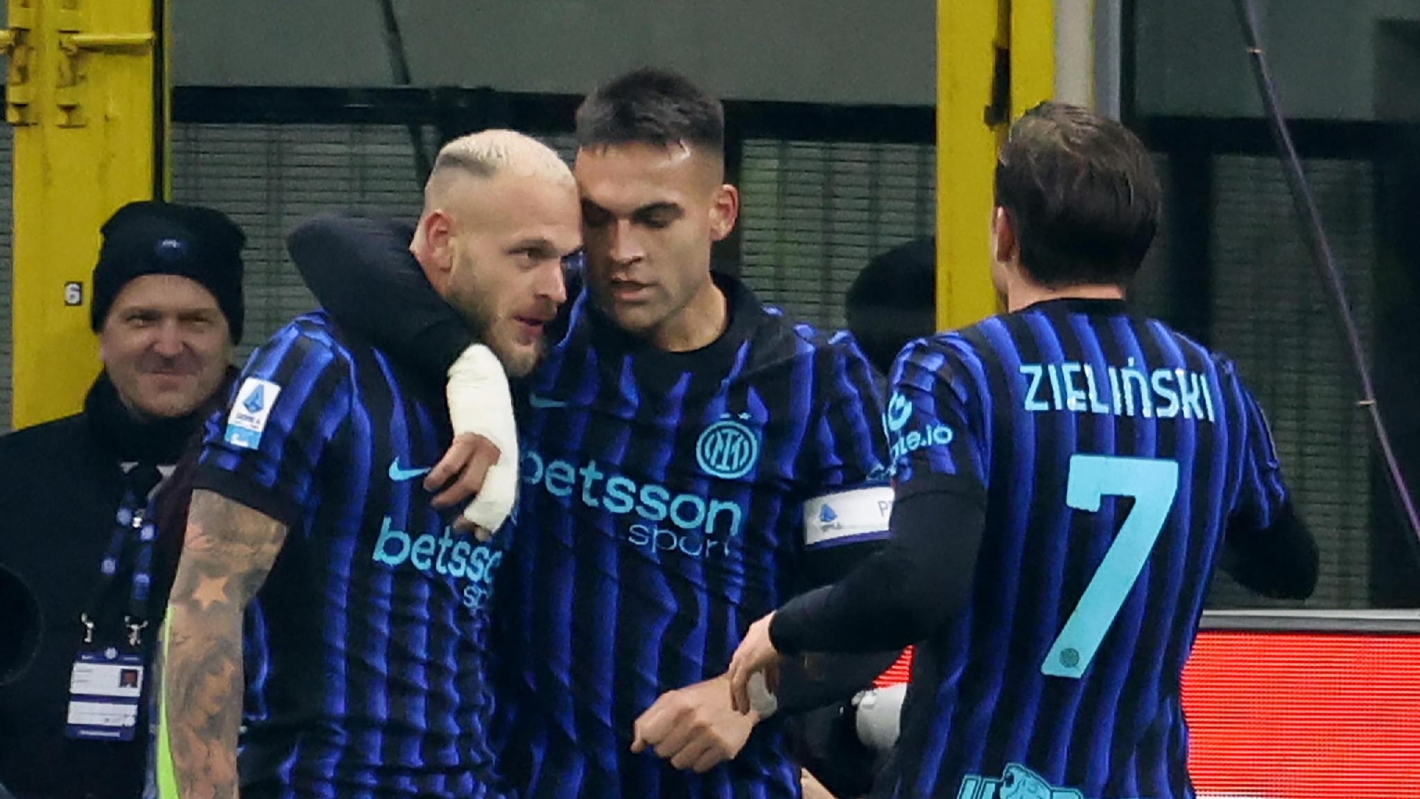 Serie A Inter-Napoli 2-2, nerazzurri fermati in casa e distacchi ...