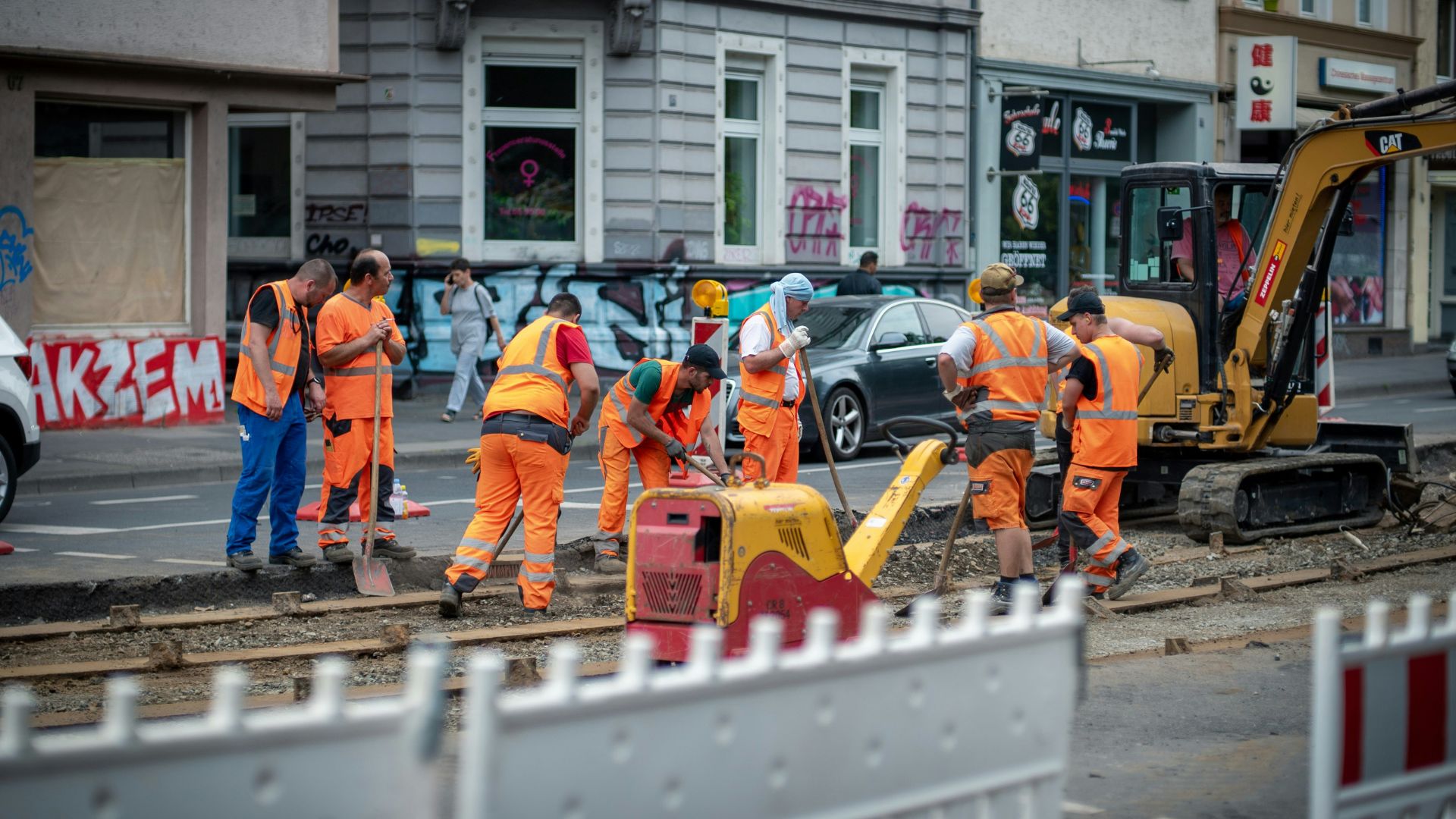 This town made a road out of scrap tires and changed the future of driving