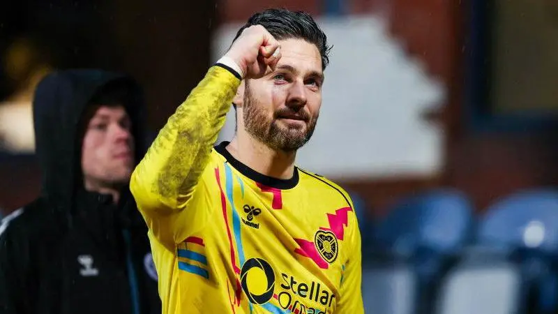 Craig Gordon save of the season seals Hearts win at Dundee