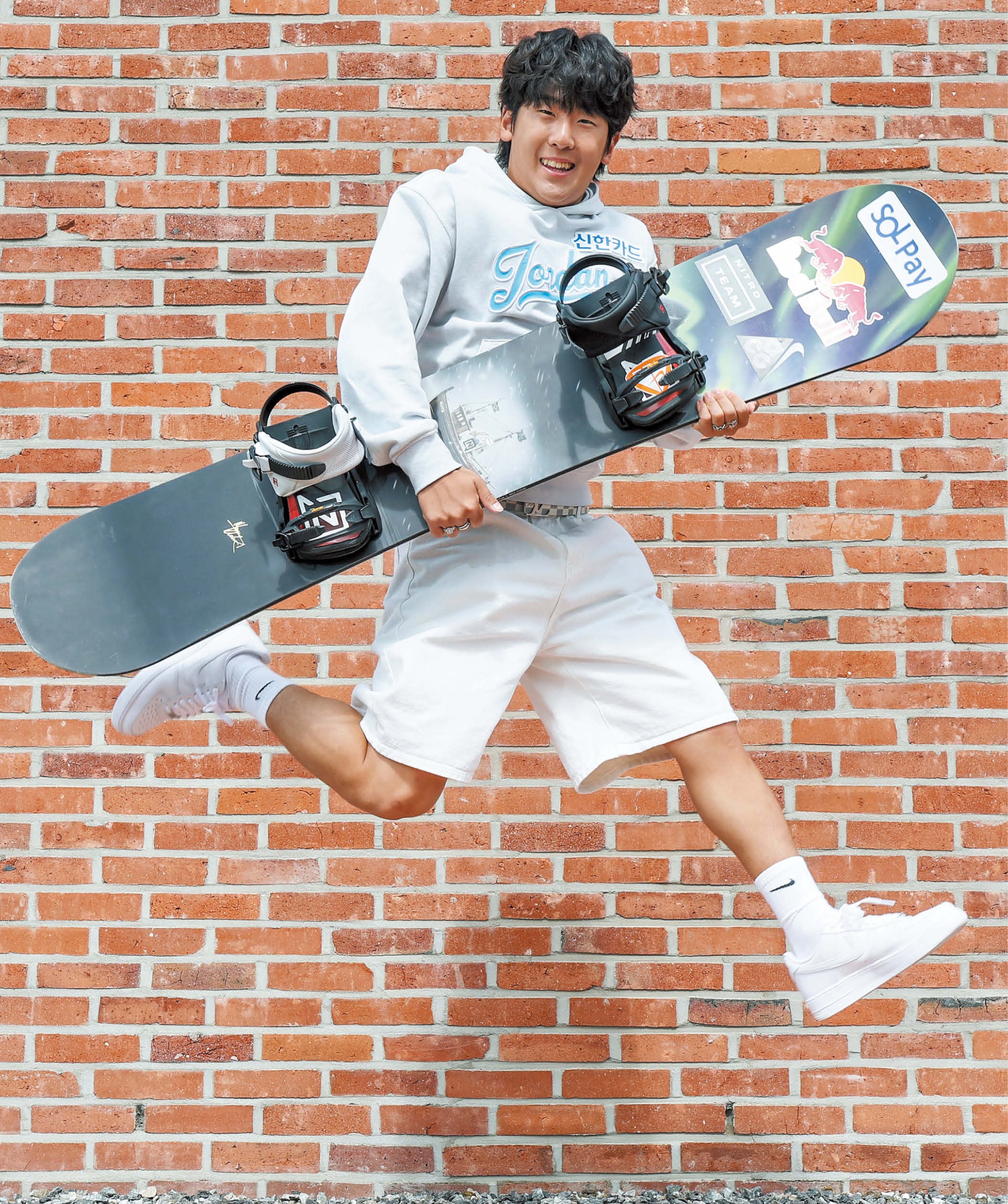 Lee Chae-un chases Korea's first snow gold