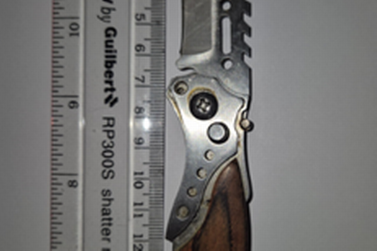 Three arrested after Gardaí seize gun, knife and drugs worth over €166,000