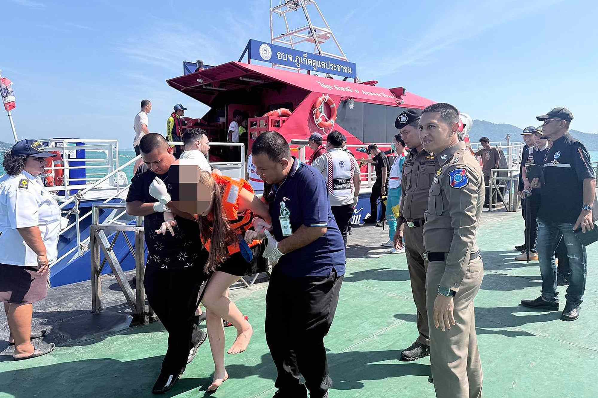 At least 1 dead, 21 injured after speedboat sank following collision ...