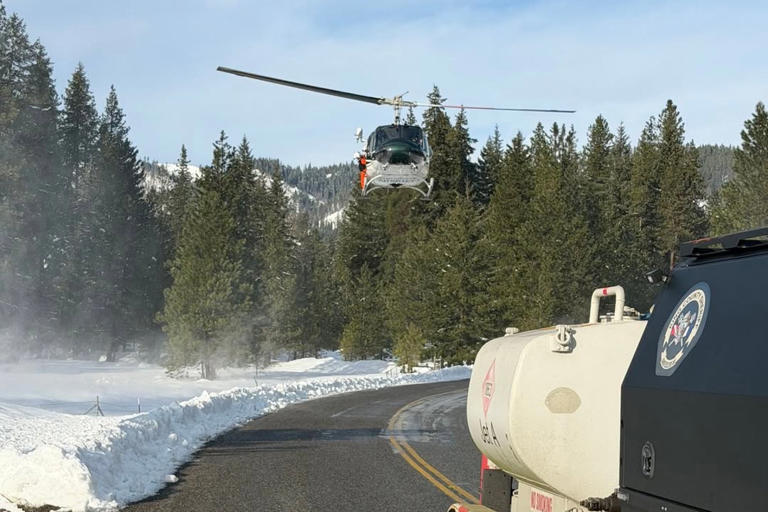 Two men snowmobiling killed in avalanche in Washington state