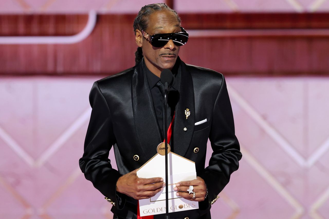 What did Snoop Dogg say? Rapper censored during live Golden Globes show ...