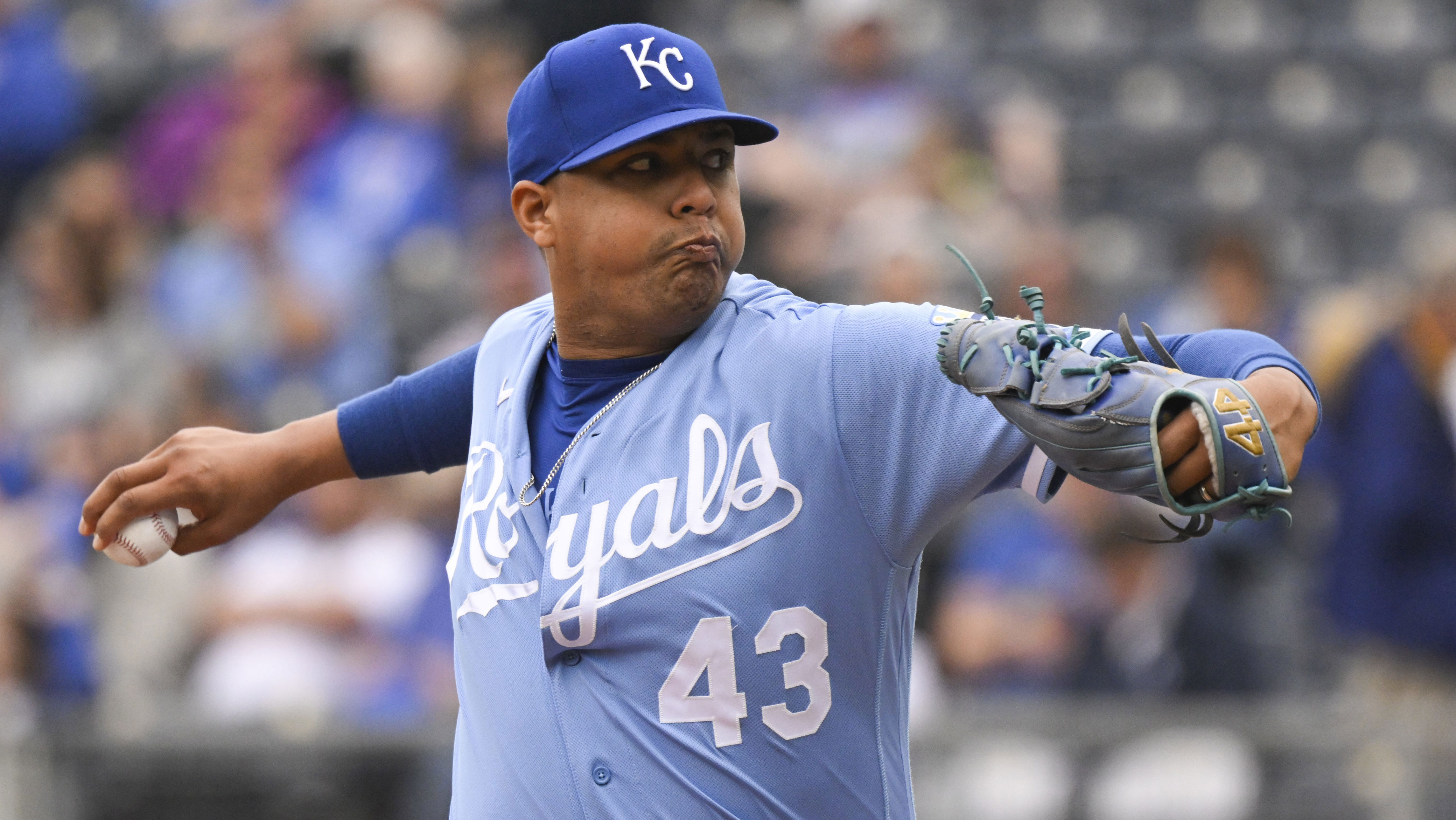 Carlos Hernández, lanzador de Cleveland Guardians, sufrió accidente ...