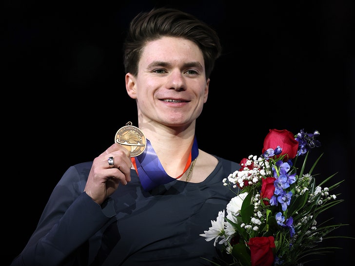 Figure skater Maxim Naumov makes US Olympic team year after parents' deaths