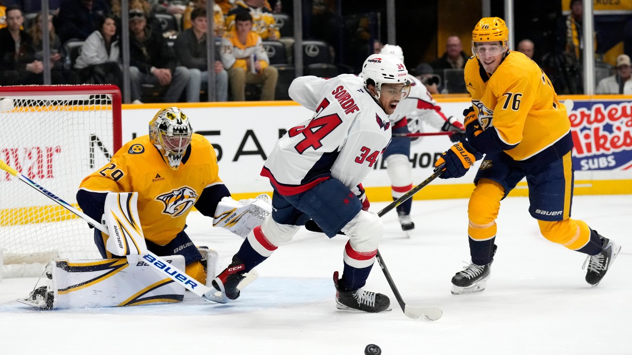 Capitals’ Sourdif exits vs. Predators with upper-body injury
