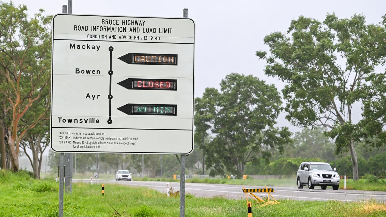 Major flooding threat as power, water cut after cyclone