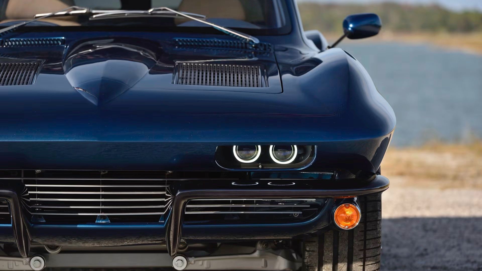 Peter Brock's stunning 1963 Chevrolet Corvette split window restomod is ...