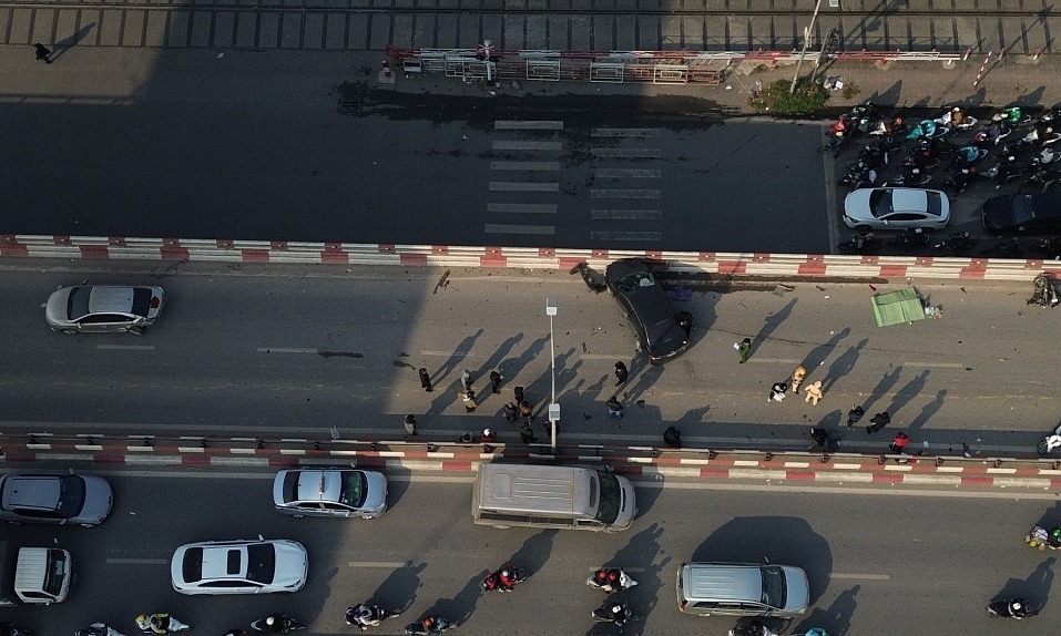 Car driver mistakes accelerator for brake, triggers fatal chain ...