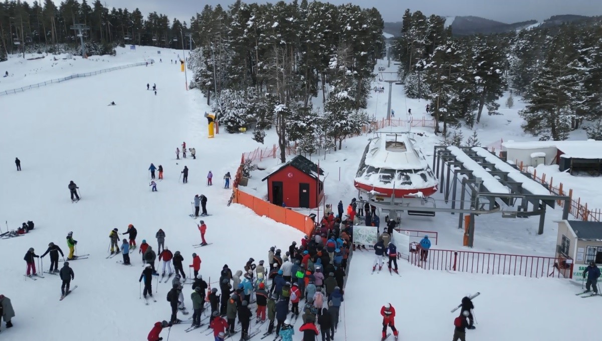 Sarıkamış’ta kristal heyecan: Kayak sezonu zirve yapıyor
