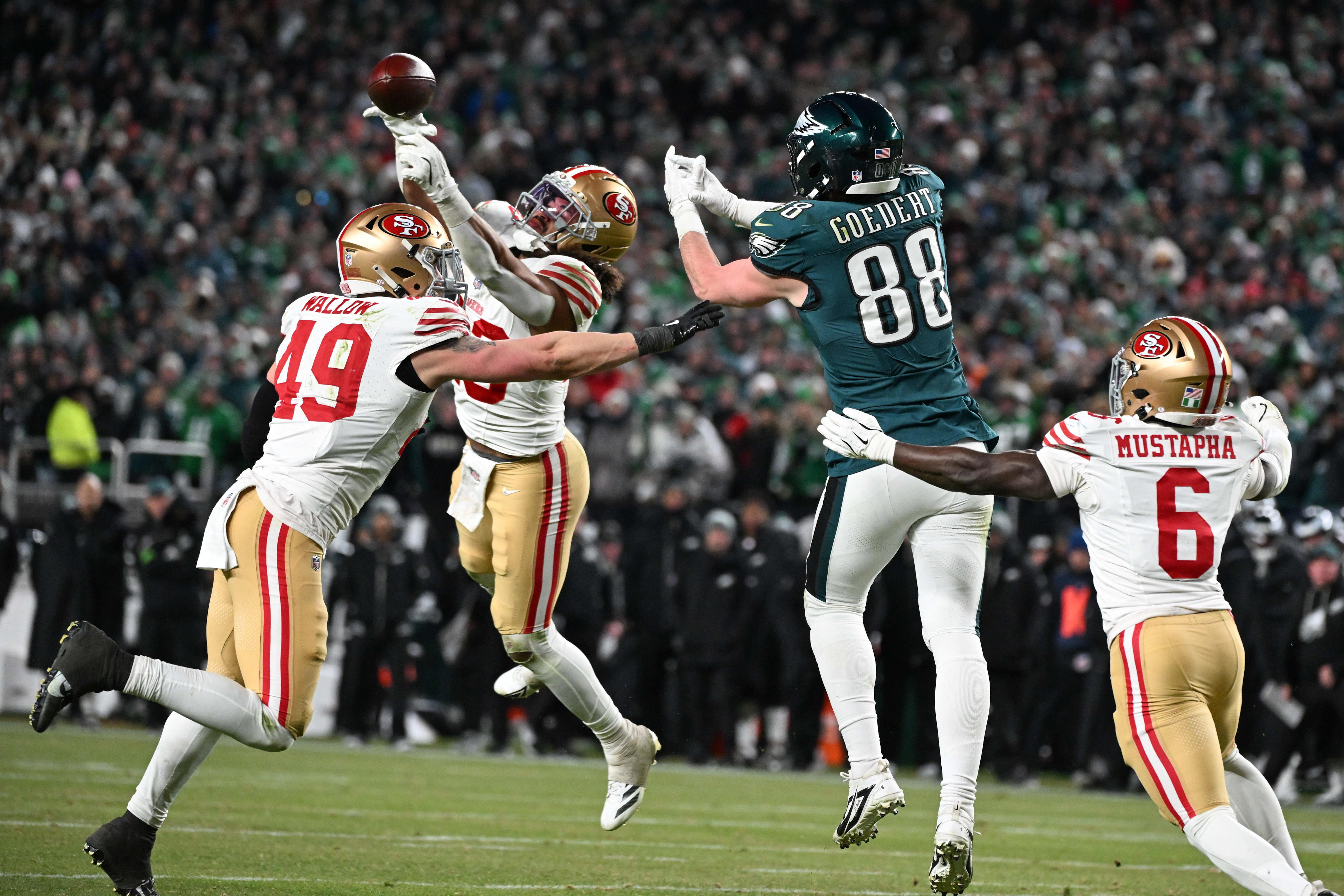 10 takeaways, observations, standout players from 49ers playoff win