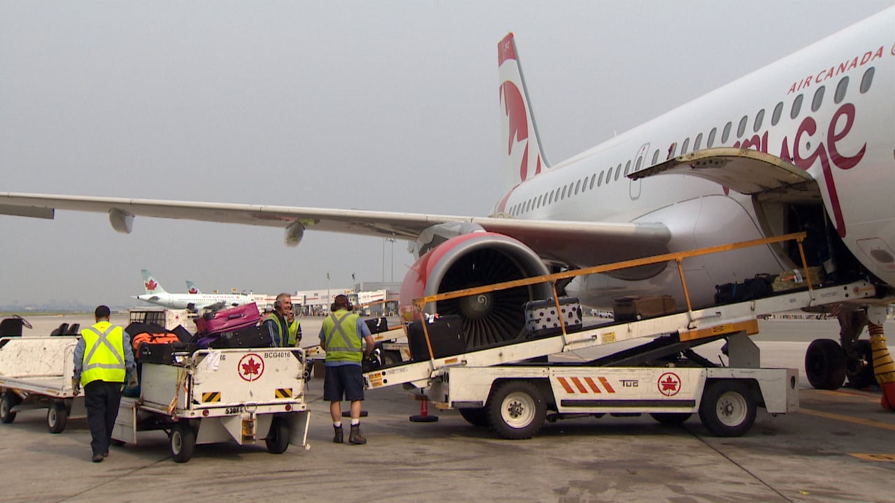 Airport ground crew worker gets trapped in plane’s baggage hold