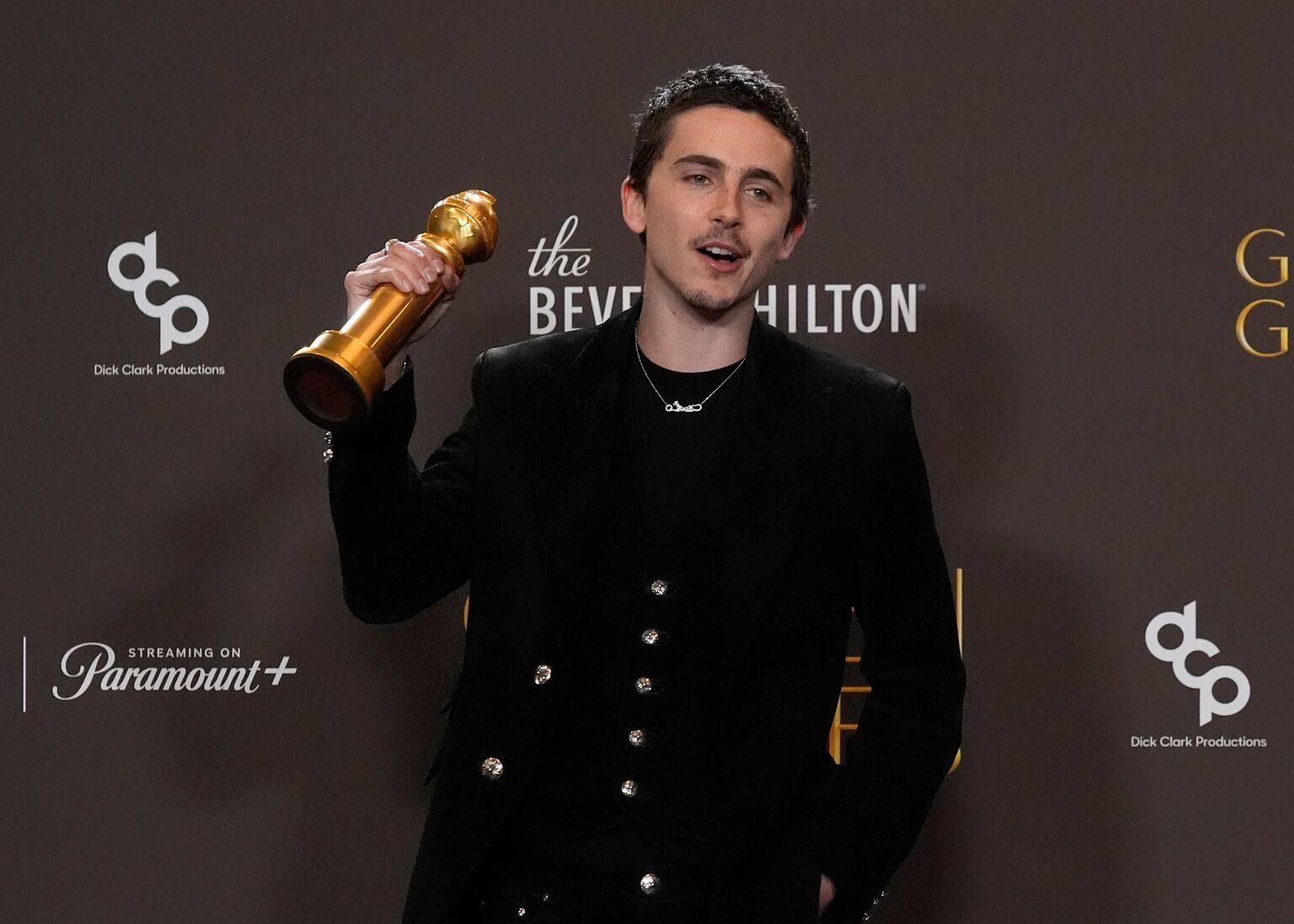 Timothee Chalamet thanks Kylie Jenner in Golden Globes speech