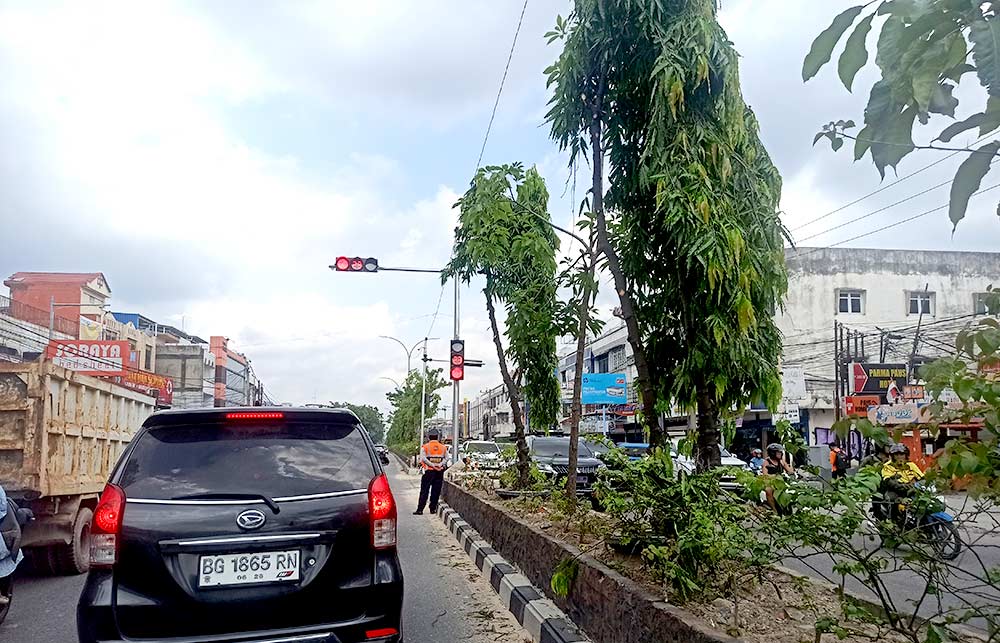 Urai kemacetan, traffic light Simpang Paus–Nangka resmi difungsikan