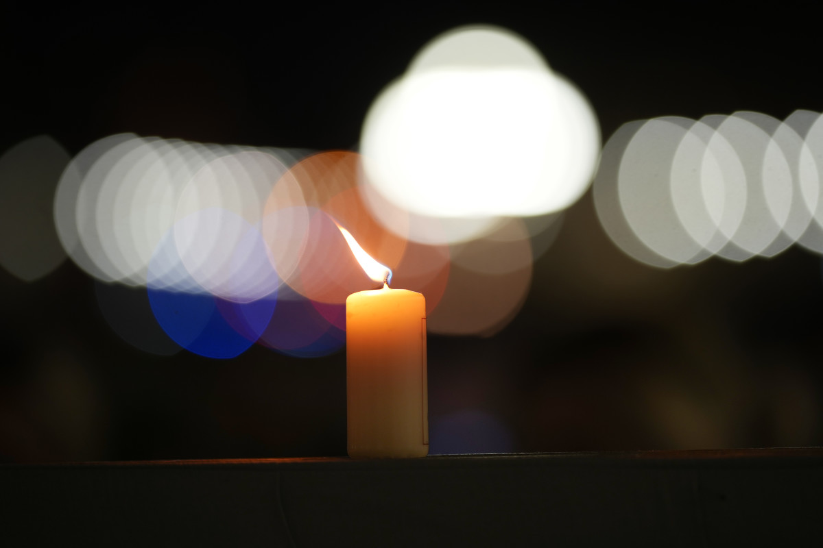 Beloved singer dead after plane crashes on way to concert