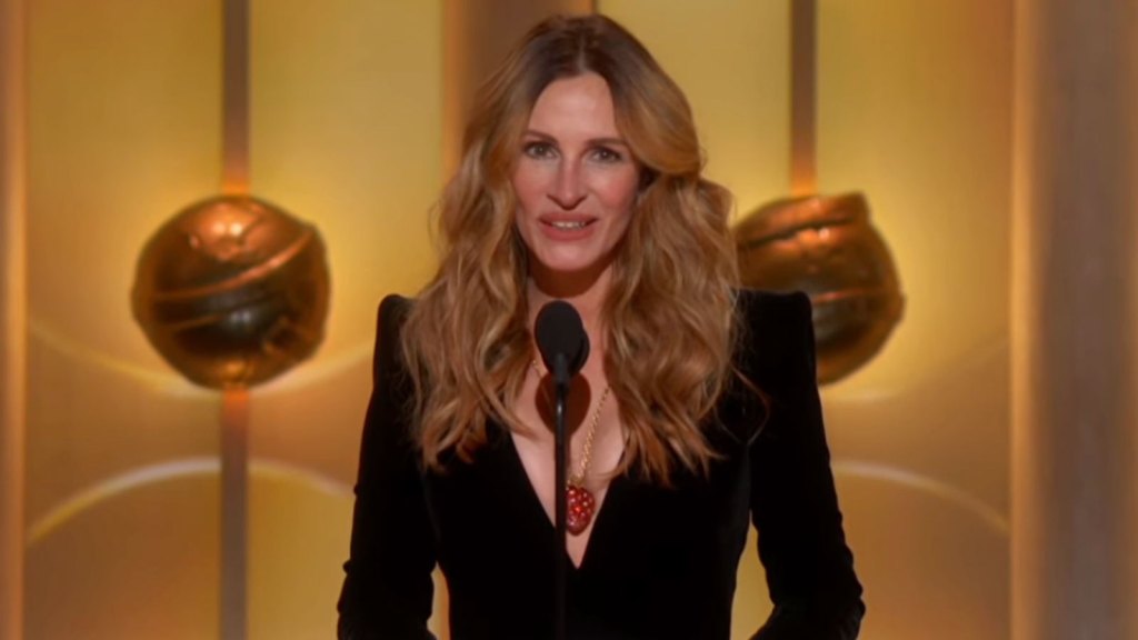 Julia Roberts gets standing ovation at Golden Globes: "I'm going to be ...