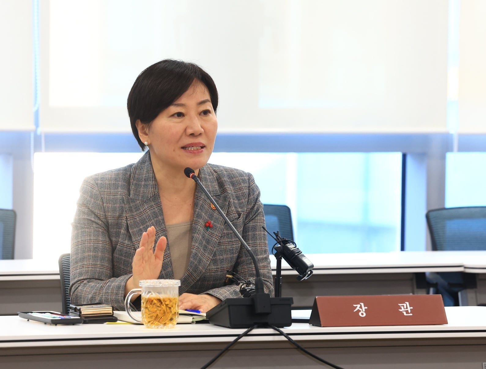 Minister Song Mi-ryung rules out further processed food price hikes