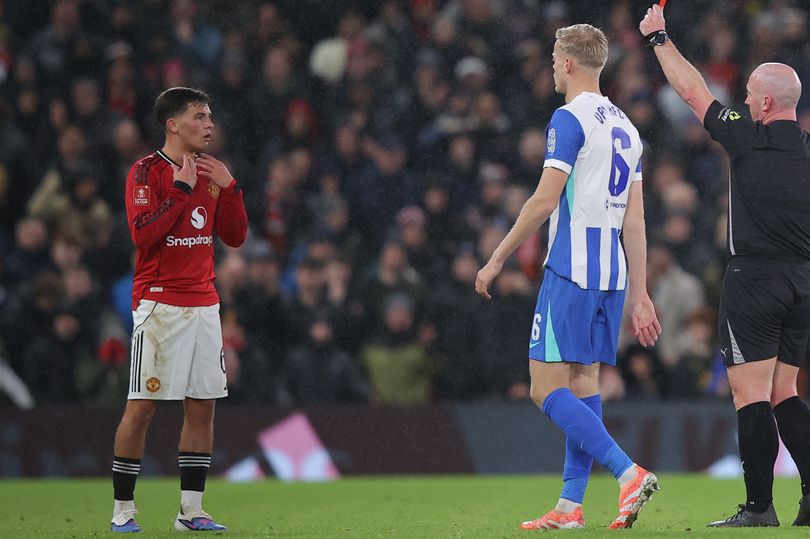 Darren Fletcher blasts 'ridiculous' decision after Manchester United's ...