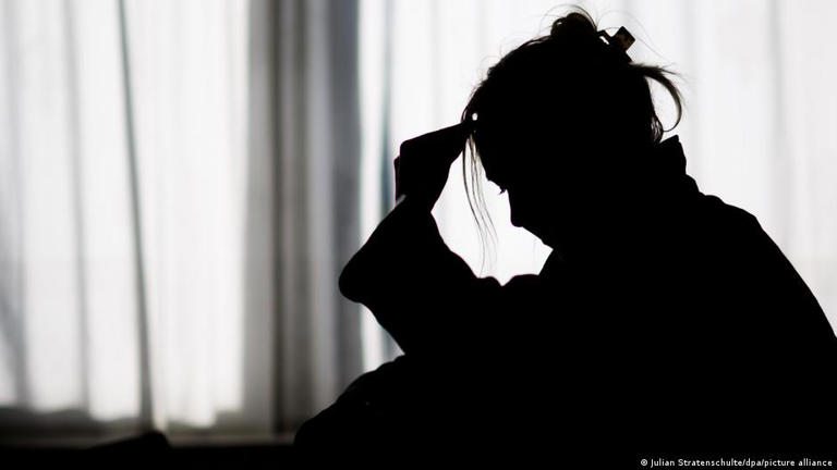 Menopause: When hormones harm the economy