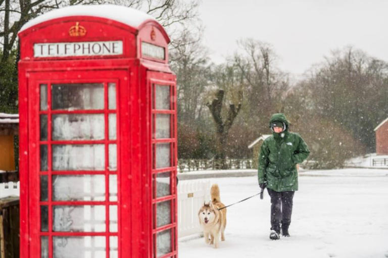 UK faces another snow bomb '15 inches deep' with all four Home Counties hit