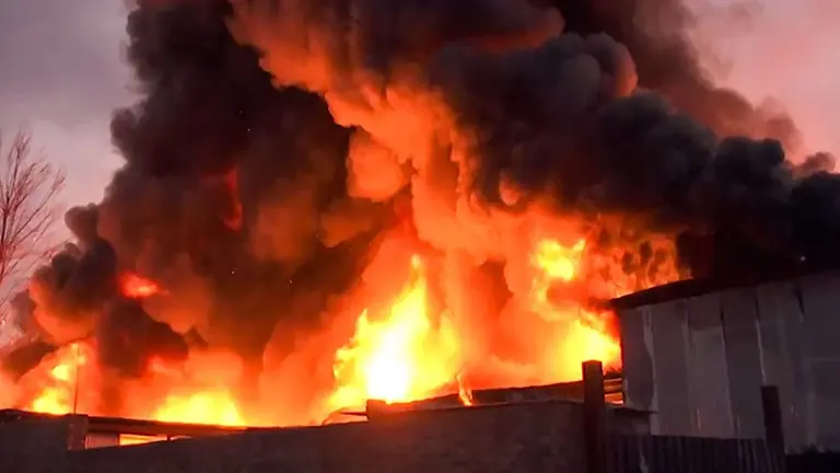 Himachal Pradesh: Major fire broke out near Arki old bus stand; claims ...