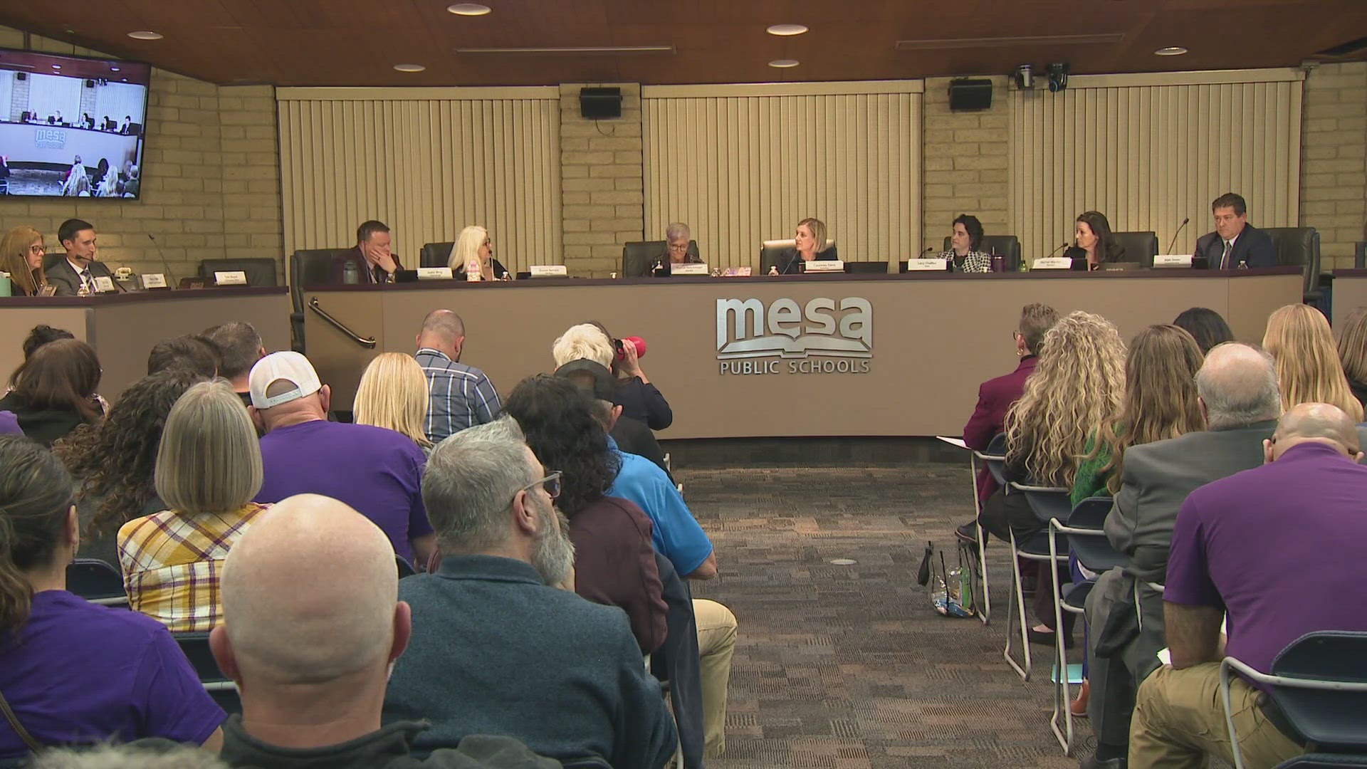 Mesa school board to make decision on administrators' employment future