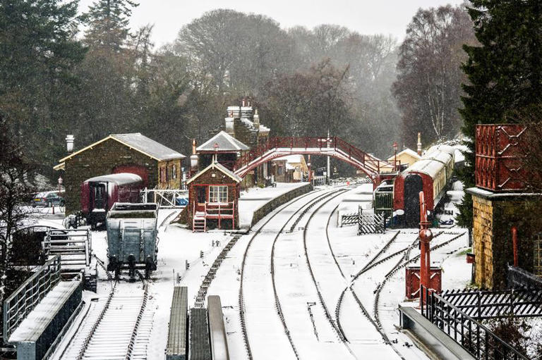 Storm Goretti aftermath as flood warnings and 85mph wind warnings still ...