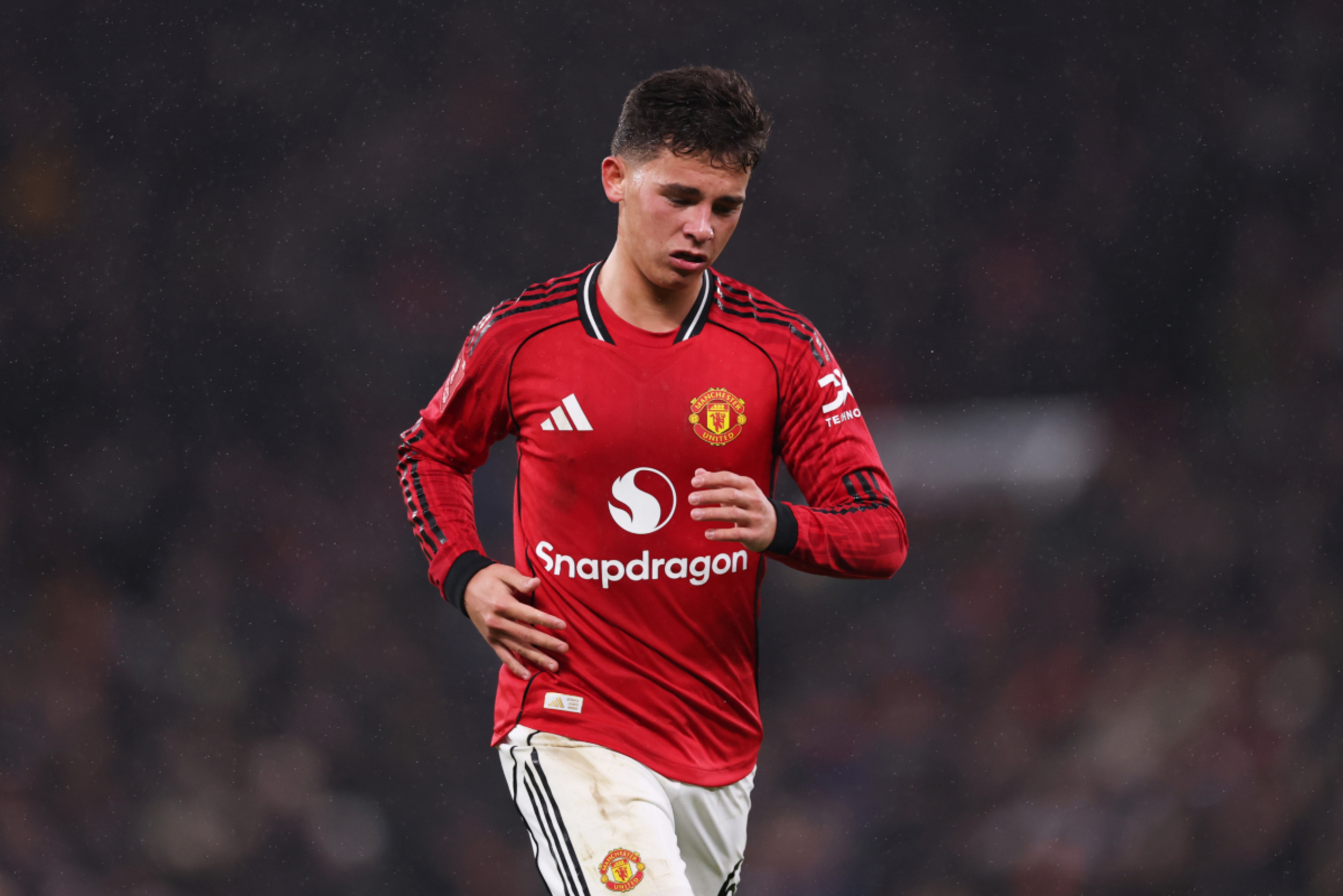 Rio: There’s ‘only one’ Utd star who plays without ‘scars’ and ‘baggage ...