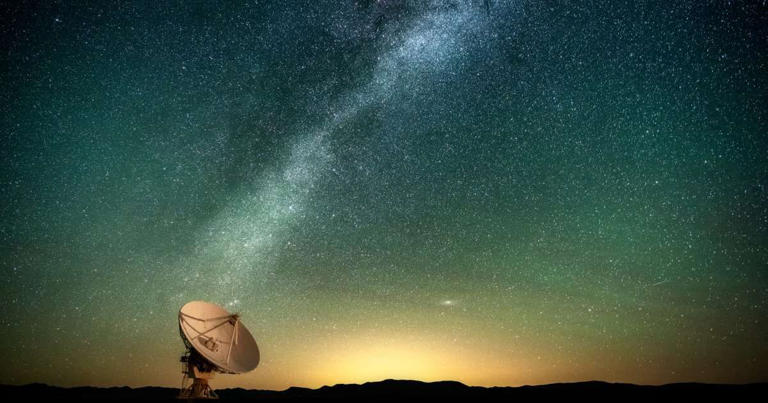 New model maps the ghost particles that the Milky Way sends towards Earth