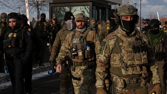 How much do ICE agents make? What to know about salary range, bonuses ...