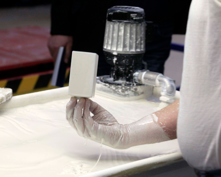 Nicht wegschmeißen! Das Porzellan deiner Oma hat dieses Symbol? Dann ...