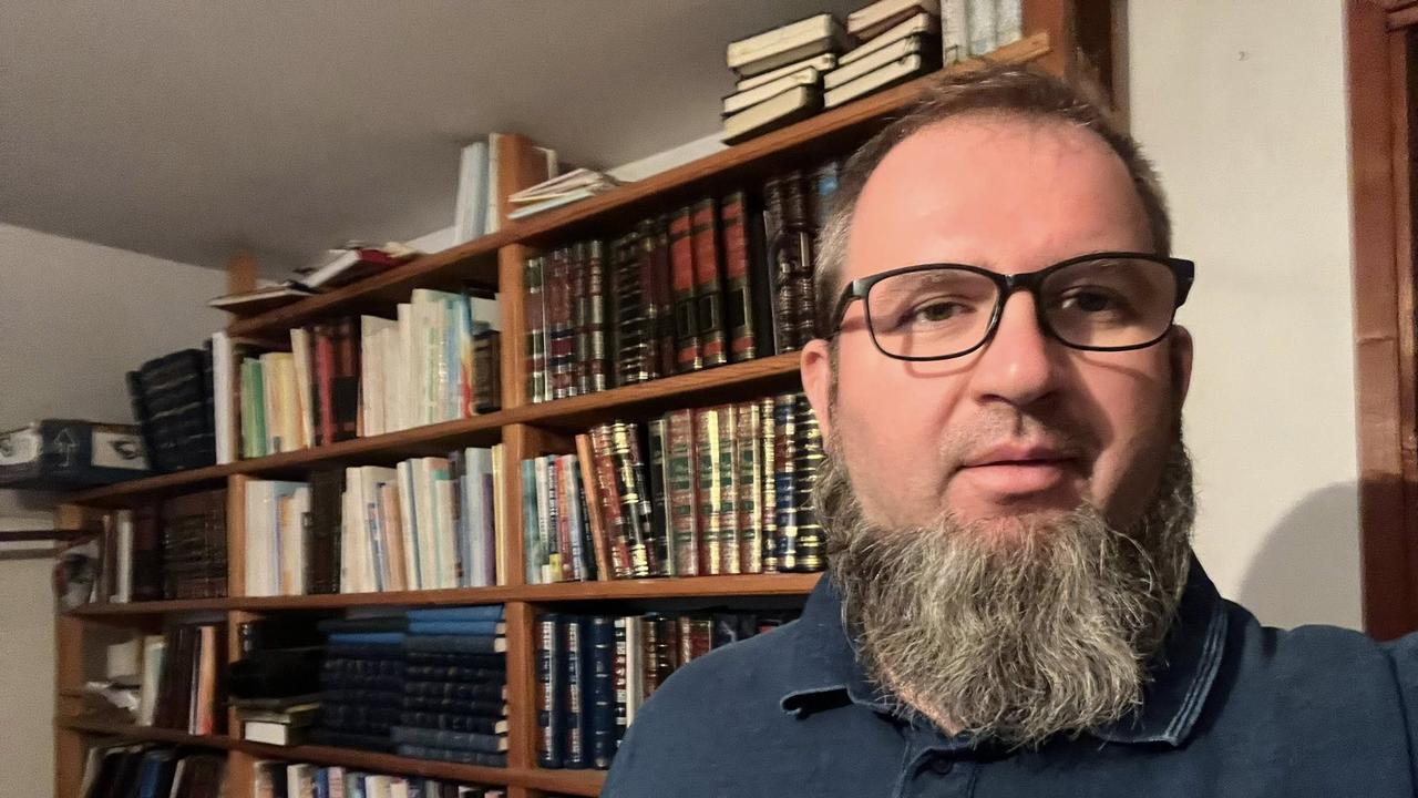 Man faces court over Muslim leader 'attack'