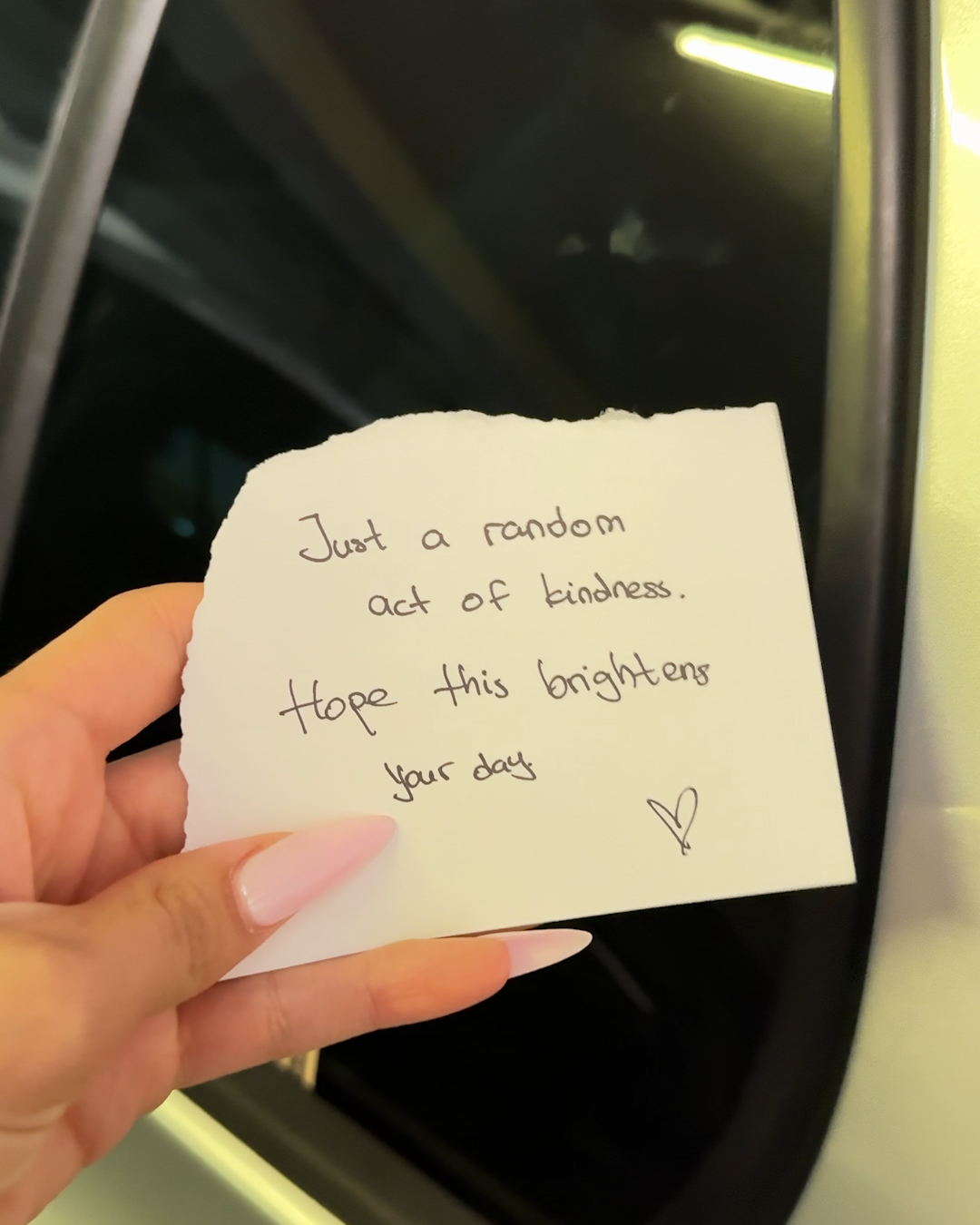 Kind message turns into brutal parking roast🚗😅